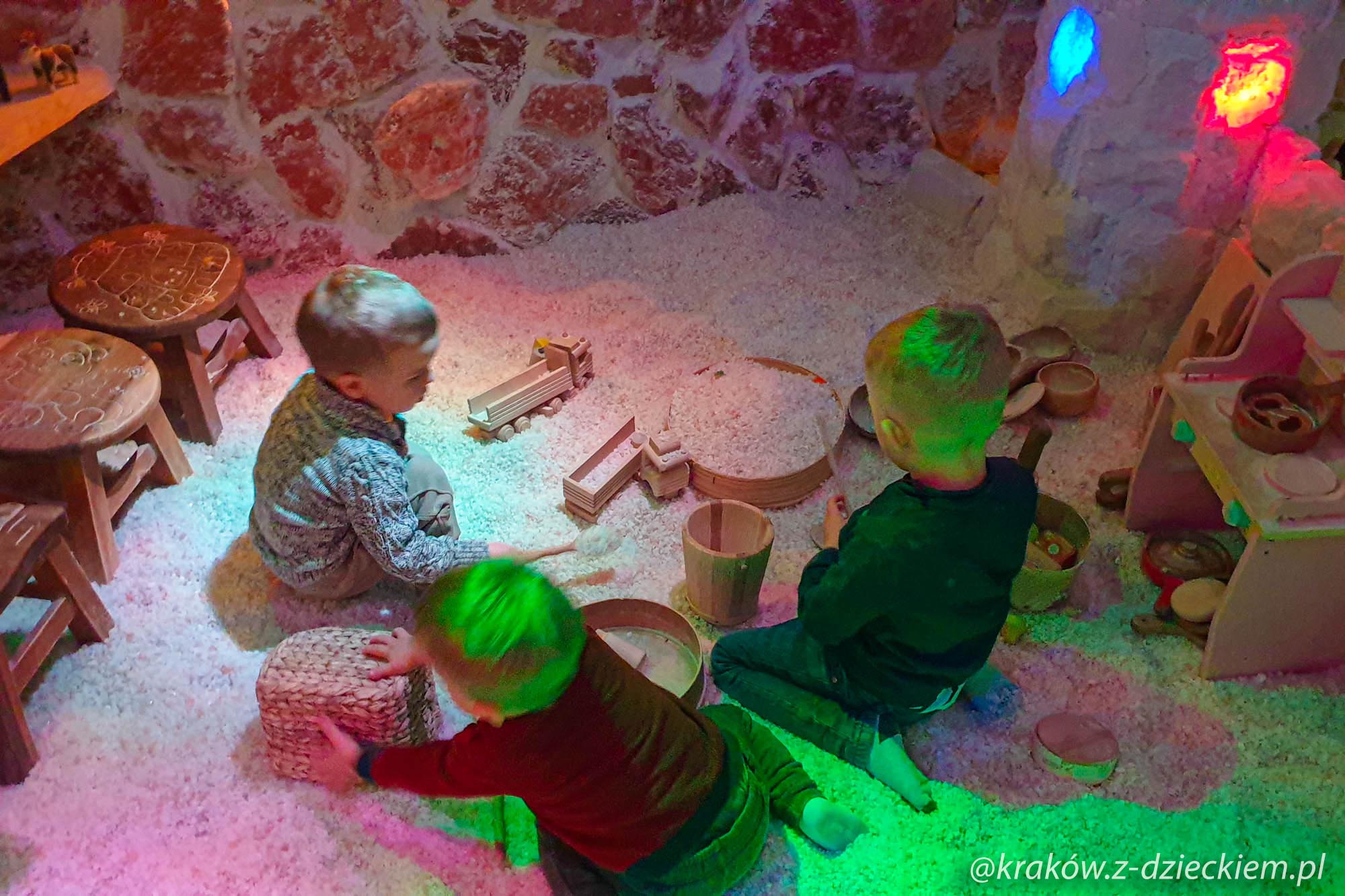 Jaskinia Solna z dziećmi, czyli zdrowa bawialnia! - Krakowskie Brzdące