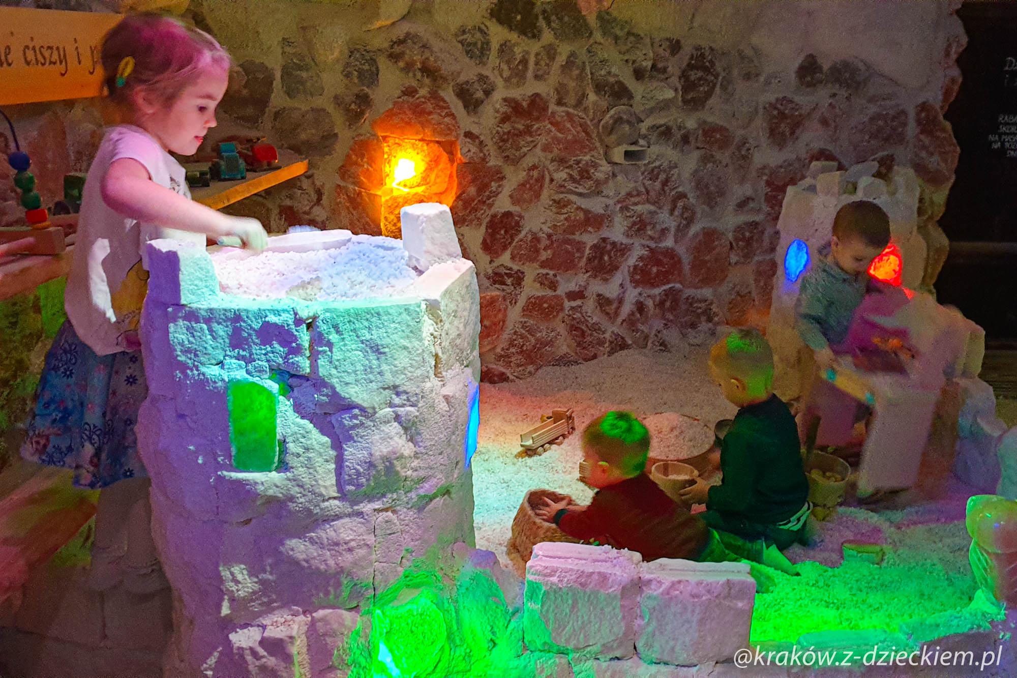 Jaskinia Solna z dziećmi, czyli zdrowa bawialnia! - Krakowskie Brzdące