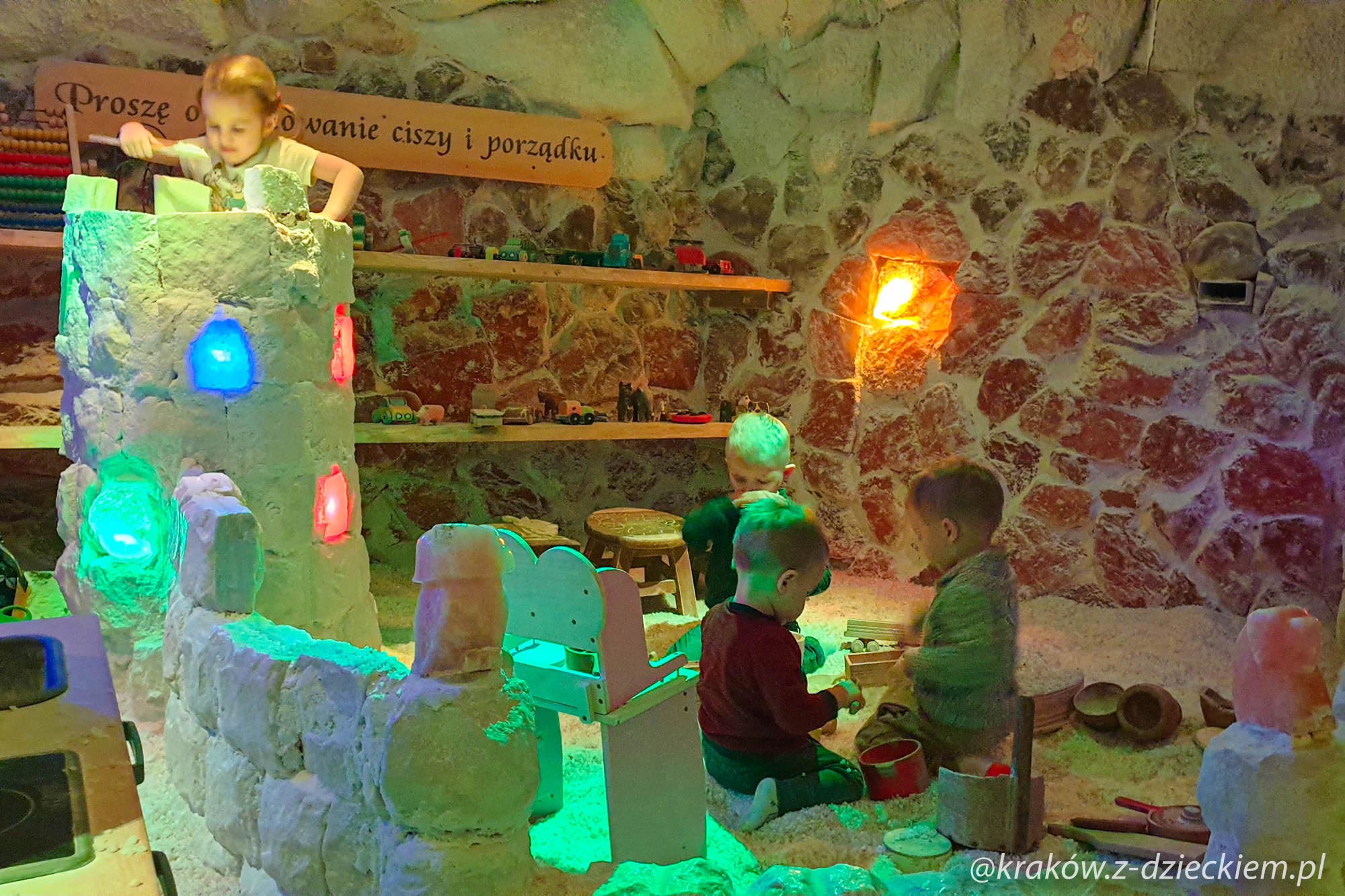 Jaskinia Solna z dziećmi, czyli zdrowa bawialnia! - Krakowskie Brzdące
