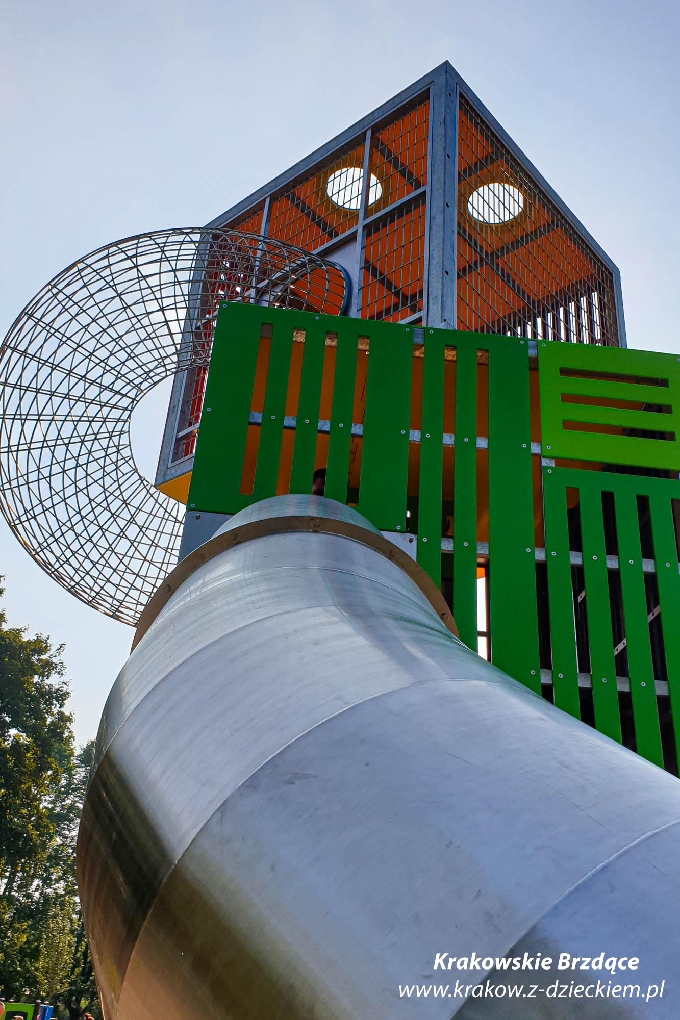 Plac zabaw w Parku Krowoderskim - nowy i nowoczesny - Krakowskie Brzdące