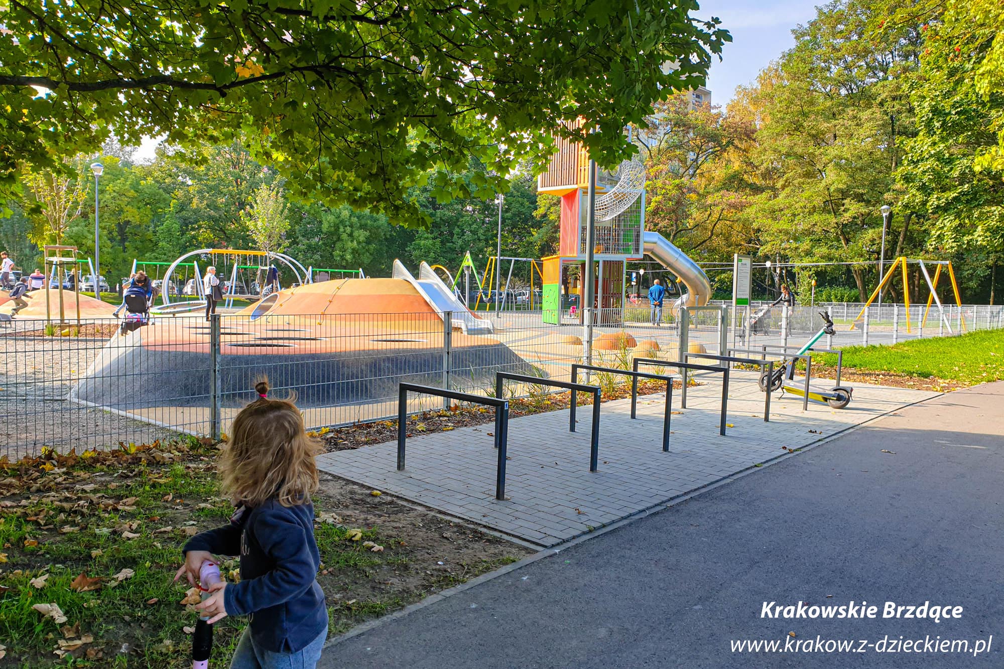 Plac zabaw w Parku Krowoderskim - nowy i nowoczesny - Krakowskie Brzdące